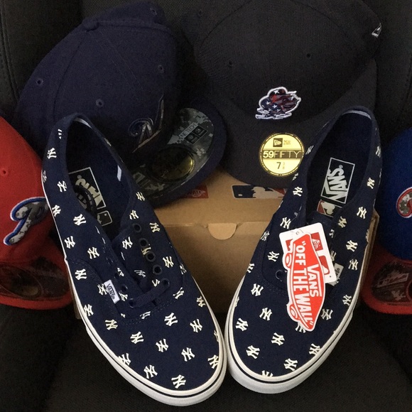 Vans | Shoes | Vans Authenticnew York Yankees Baseball Fan Shoe All ...